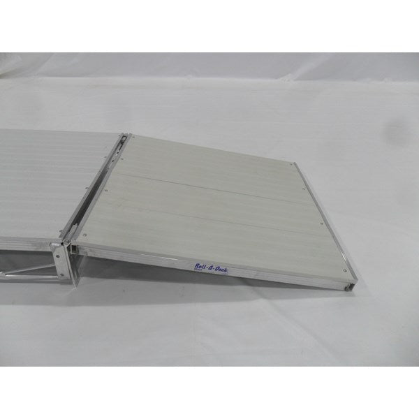 Hewitt 4'X4' Ramp Aluminum-White With Hinge D1AADR4